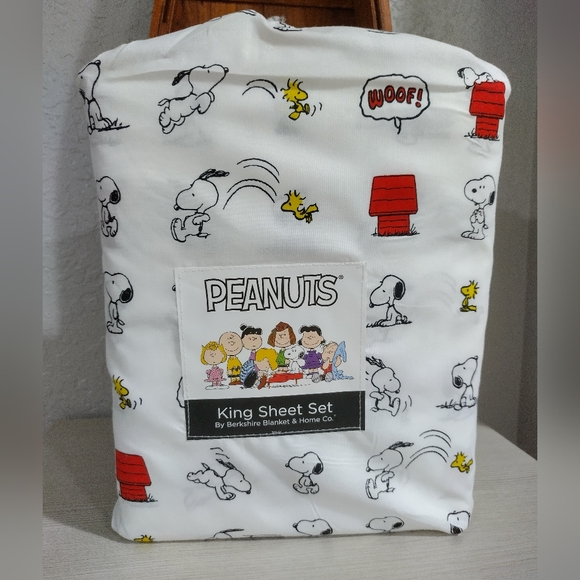 Peanuts | Bedding | Peanuts Snoopy King Sheet Set Sheets Woodstock New ...